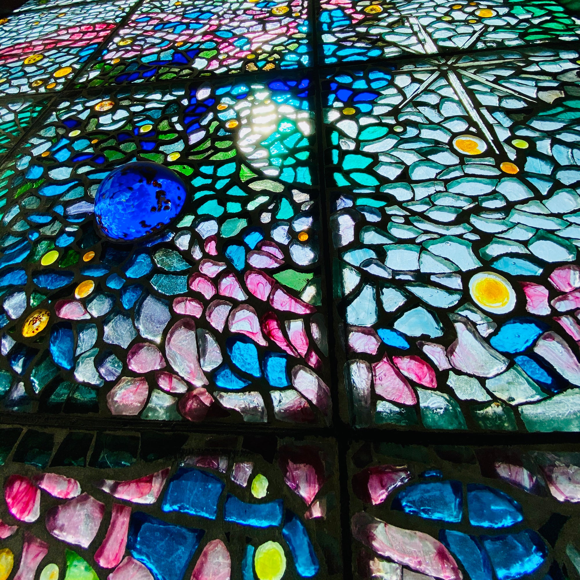 Dalle de Verre 'Continuum' panel ~ 5 x 3m – Kitengela Glass