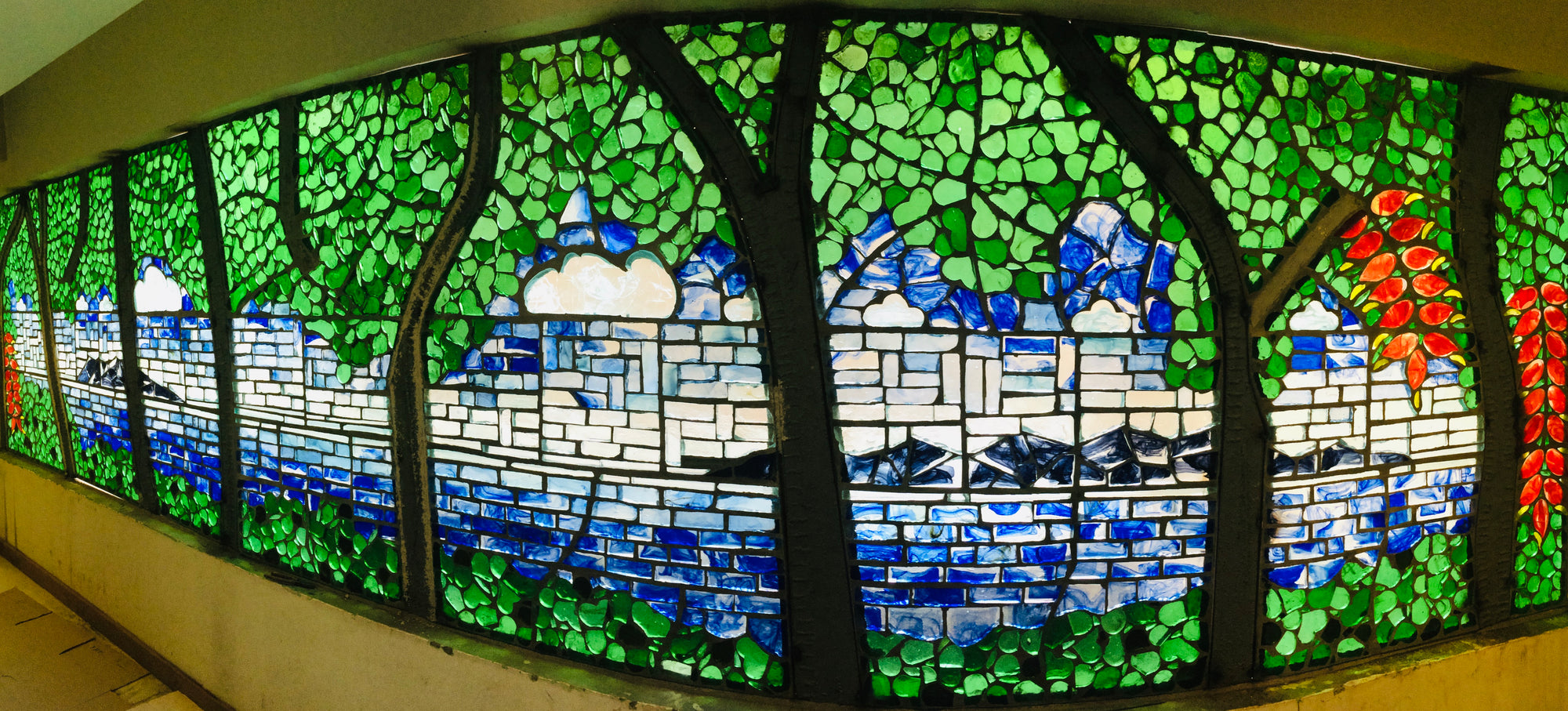 Dalle de Verre 'Lakeside' panel ~ 2 x 10m – Kitengela Glass